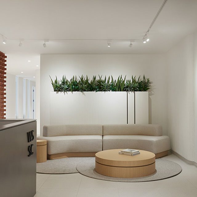 Private Orthopedic Surgeon Amos Quebec | Dr. Mina Morcos